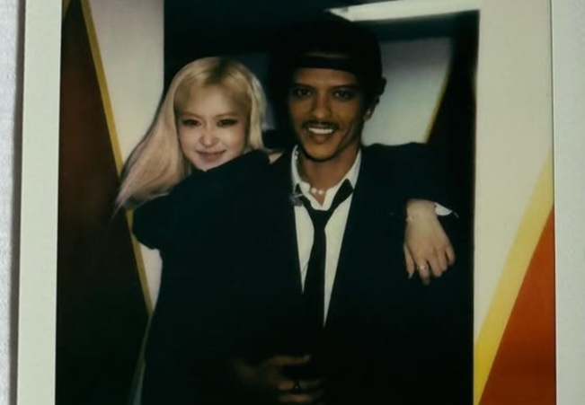 'APT.' By ROSÉ & Bruno Mars Sets Speed Record As Fastest K-Pop Hit To ...