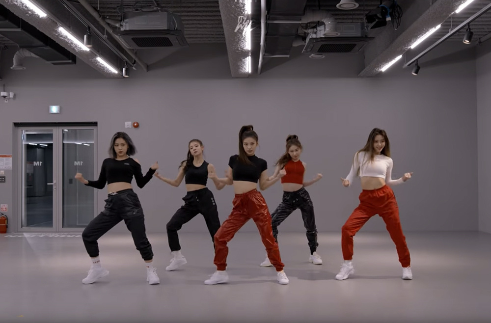 Watch ITZY's WANNABE Dance Practice Video Posted by JYP