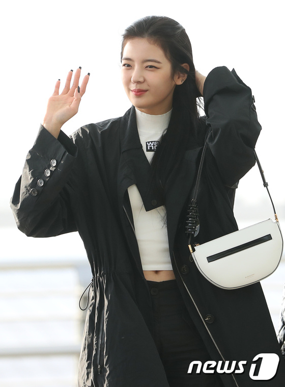 ITZY Members Show Dazzling Beauty