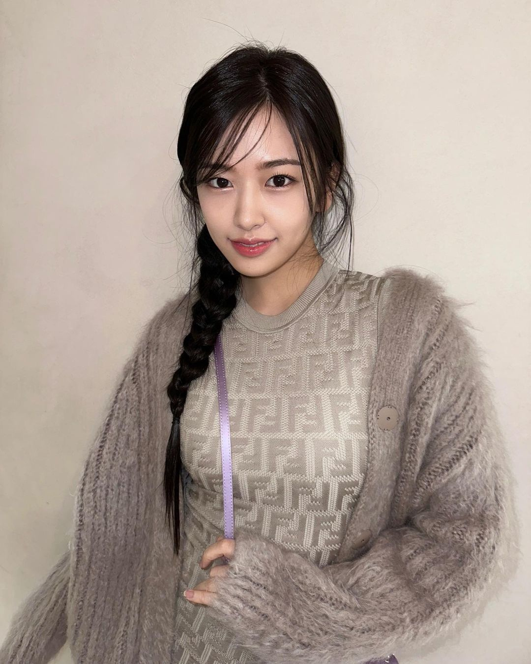 IVE Yujin Shows Charms in Various Poses