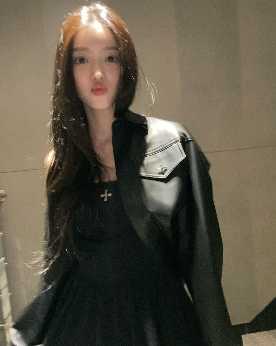 OH MY GIRL YooA Shows Off Slender Figure