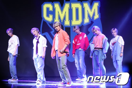 Rookie Group CMDM Shows Various Charms in Surprise Debut