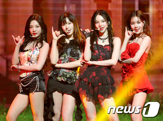 aespa Presents Splendid Performance at Lotte Concert