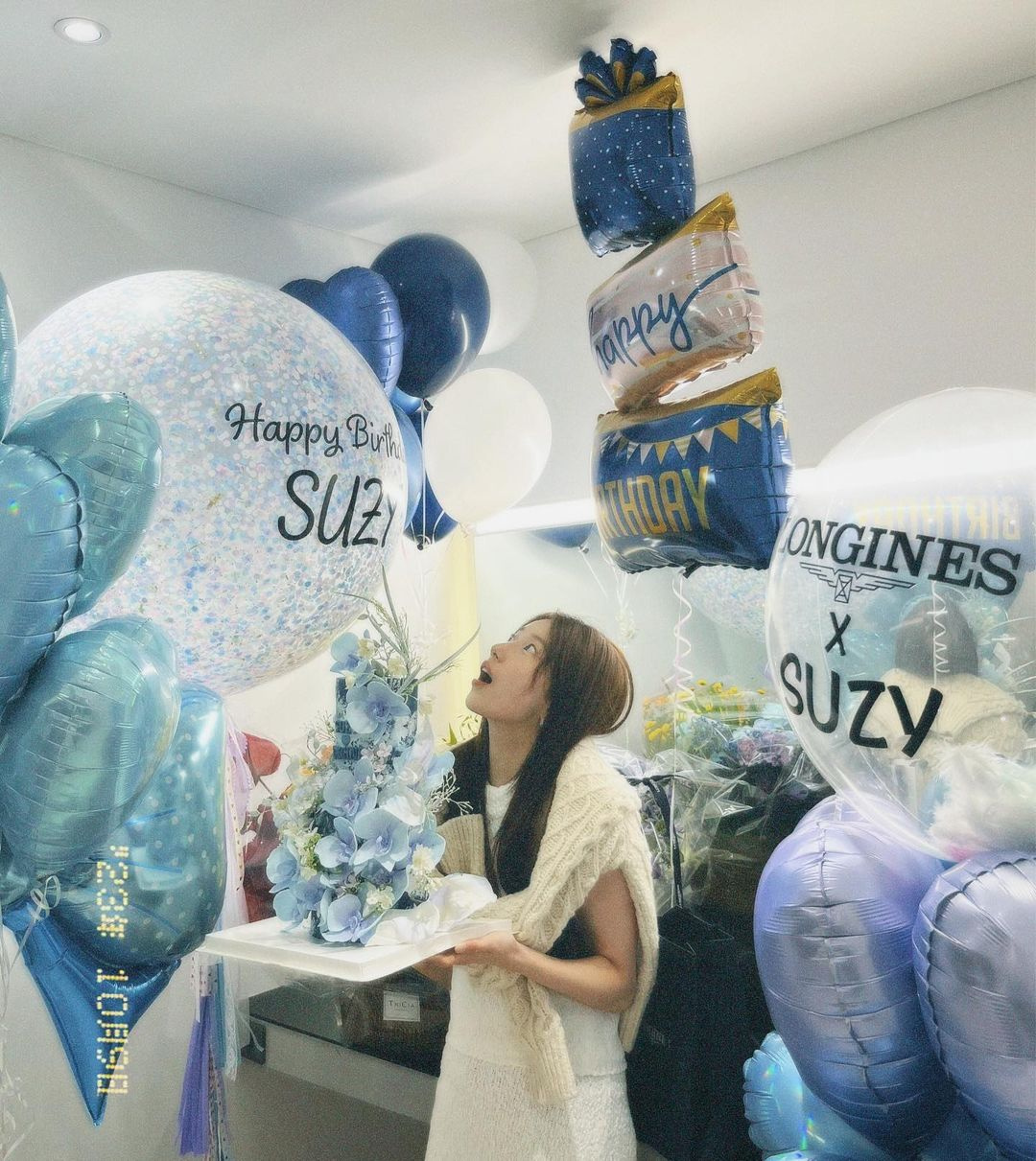 Suzy Unveils Birthday Photo