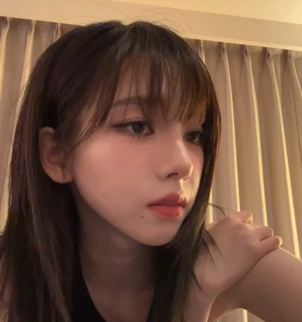 aespa Karina Goes Viral For 'Drop-Dead Gorgeous' Visuals, Bed Hair In Live Broadcast: 'My Woman'