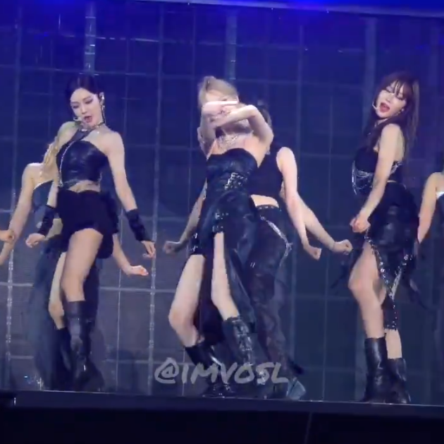 aespa NingNing Suffers Wardrobe Malfunction On Stage, Stylists Under ...